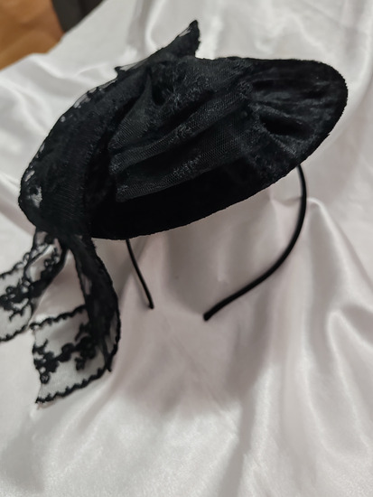 Fascinator