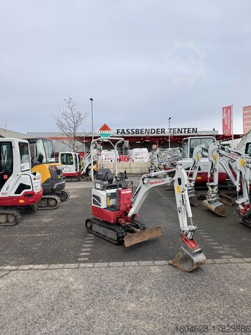 Mini bageri
Takeuchi TB 210 R