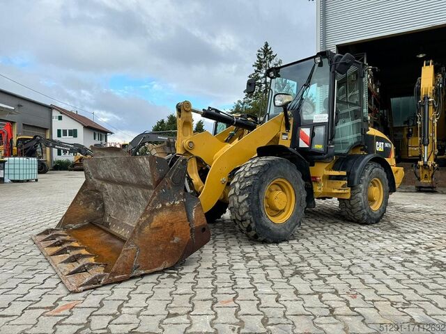 Utovarivač točkova
Caterpillar 907H2 ( available 5 units )