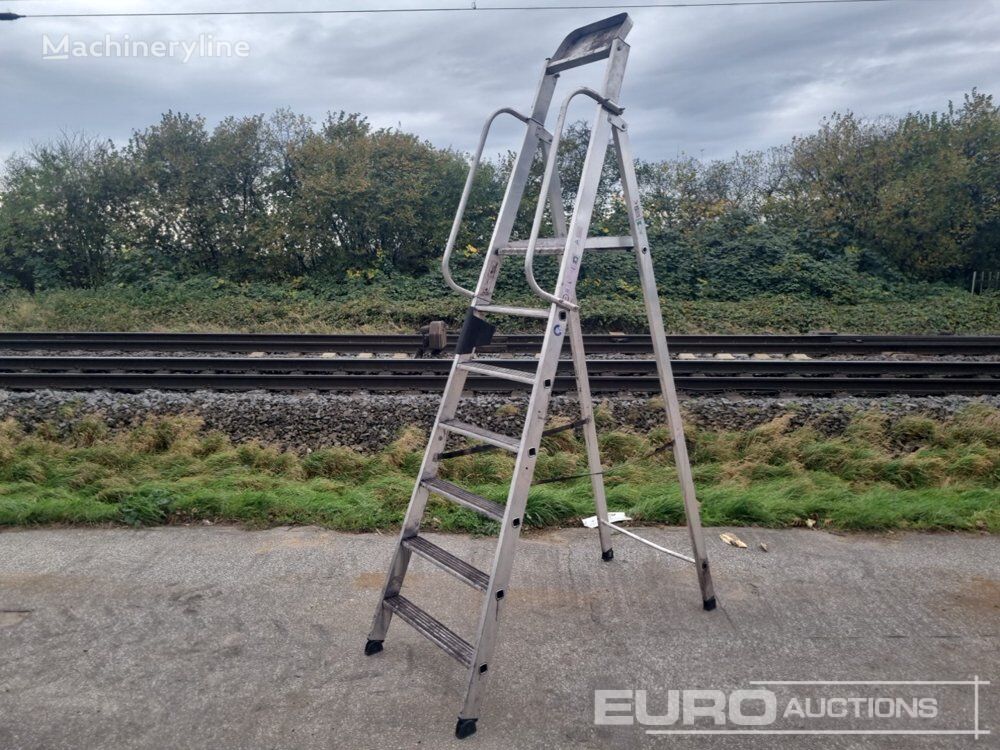 Prodaje se Aluminium Ladder kašiku za prednje utovarivač na aukciji