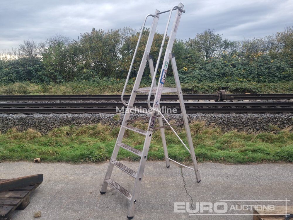 Prodaje se Aluminium Ladder kašiku za prednje utovarivač na aukciji