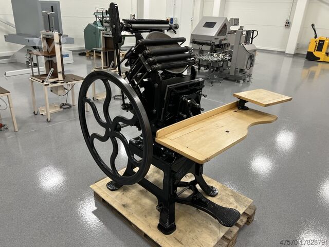 Letterpress mašina
Letterpress printing press foot operated