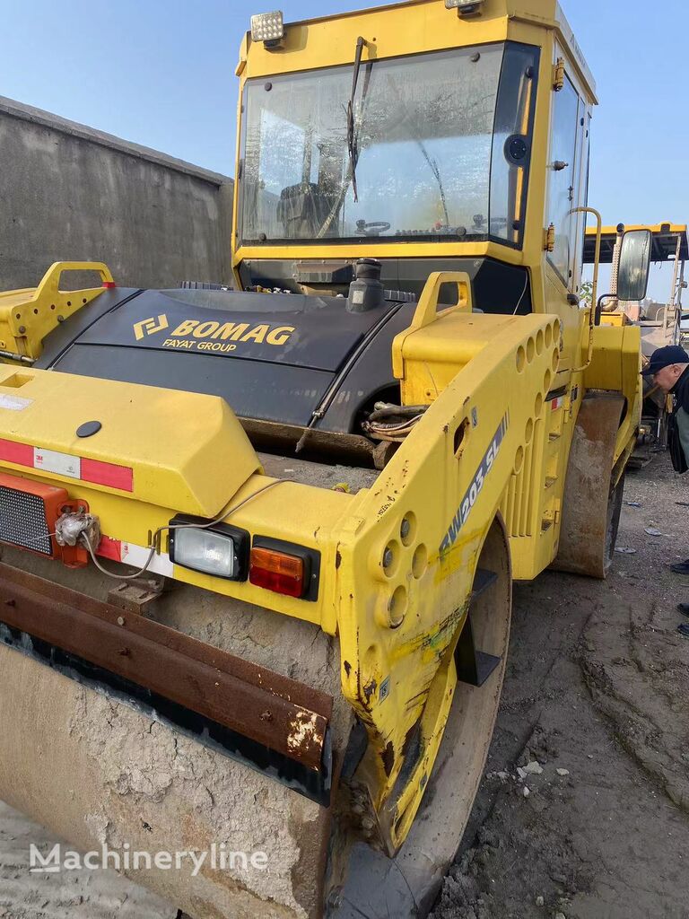 BOMAG BW203SL~4 valjak za asfalt