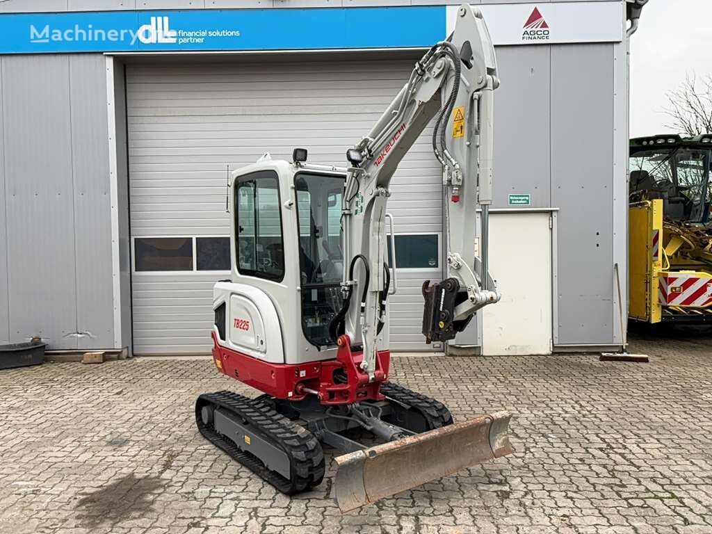 Takeuchi TB225 mini bager