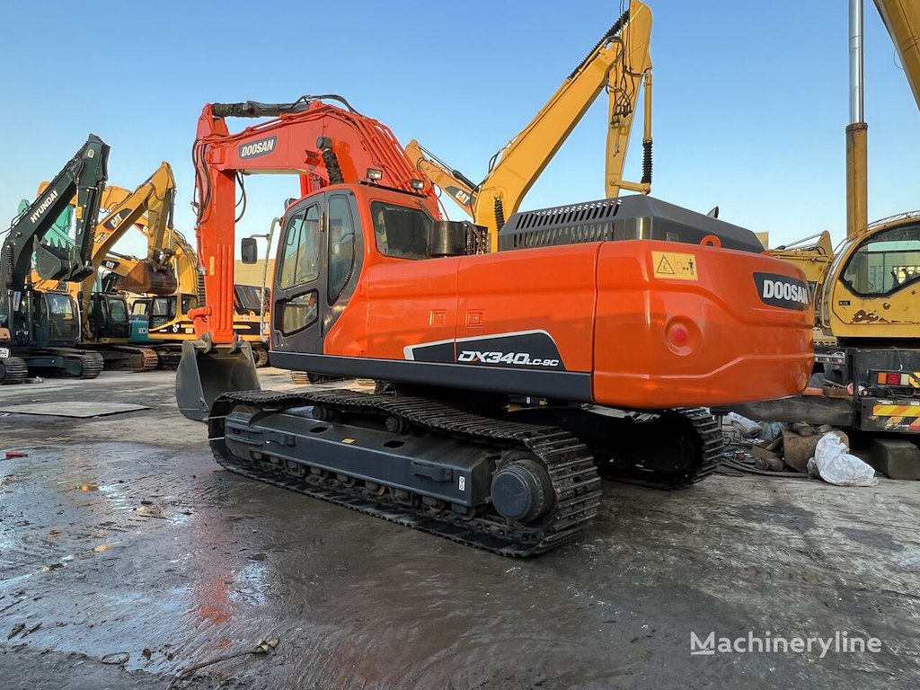 Doosan dx340 bager guseničar