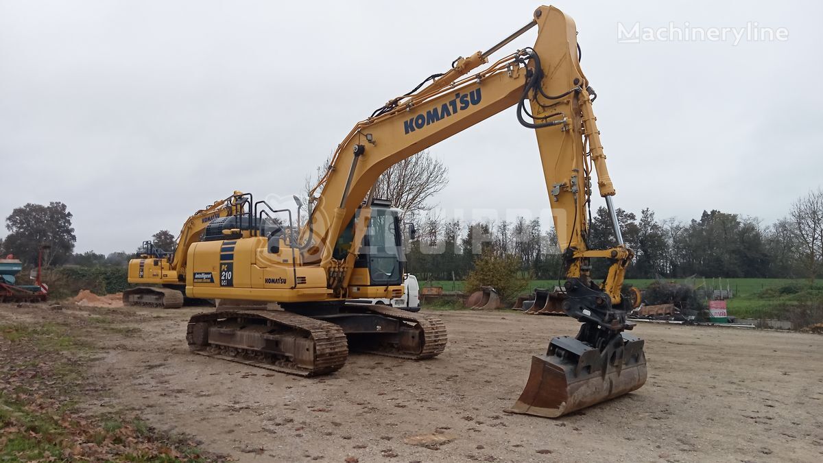 Komatsu PC210LCi-11 with 3D GPS system bager guseničar