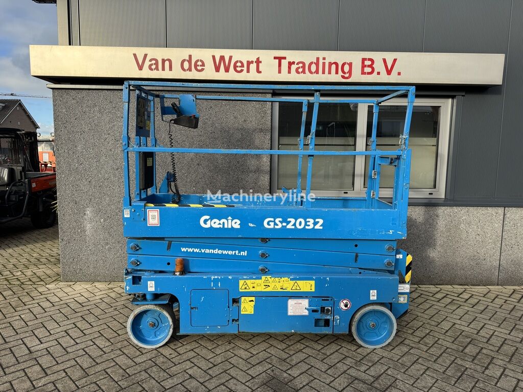 Genie GS2032 schaarlift schaar hoogwerker 2013 uur 8mtr werkhoogte makazasta platforma