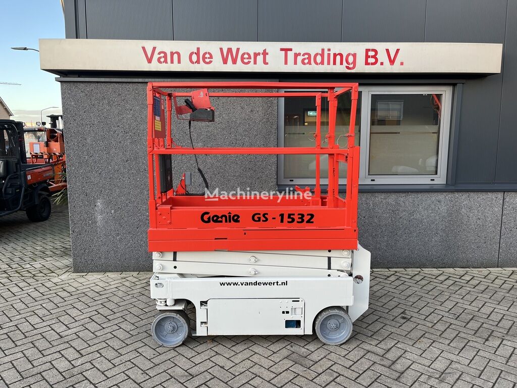 Genie GS1532 schaarlift schaar hoogwerker 2012 uur 6mtr werkhoogte makazasta platforma