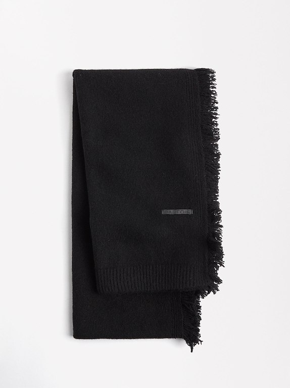 Plain scarf with fringing