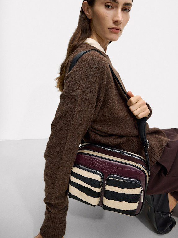 Crossbody bag with leather