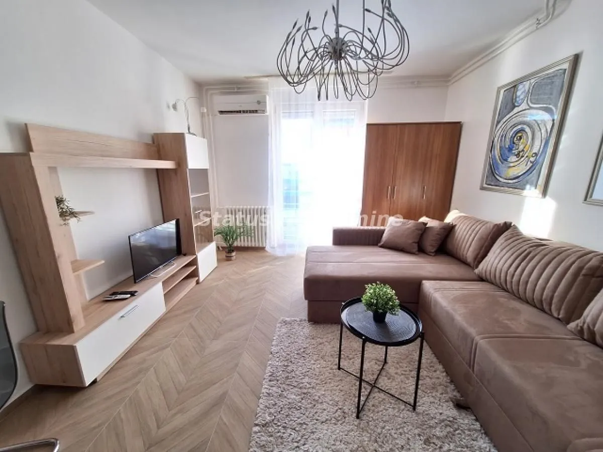 Izdavanje, garsonjera, 29m2, Bulevar Oslobodjenja, Novi Sad, Novi Sad