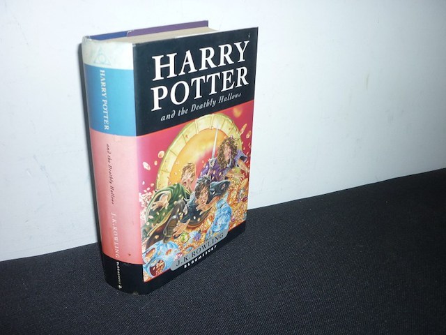 HARRY POTTER AND THE DEATHLY HALLOWS First Edition