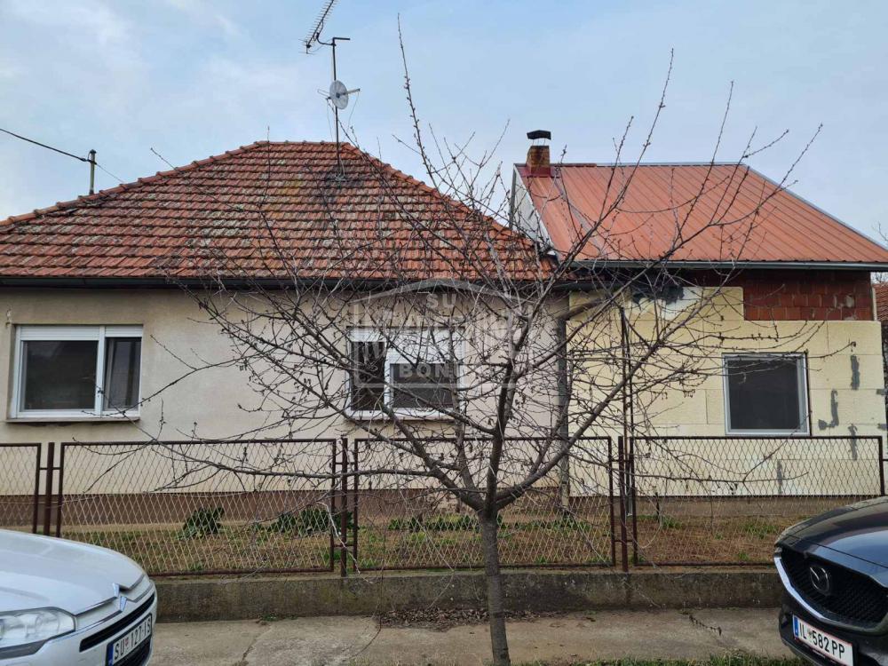 Subotica-Peščara-tri zasebne stambene jedinice ID#1745 47.000 €