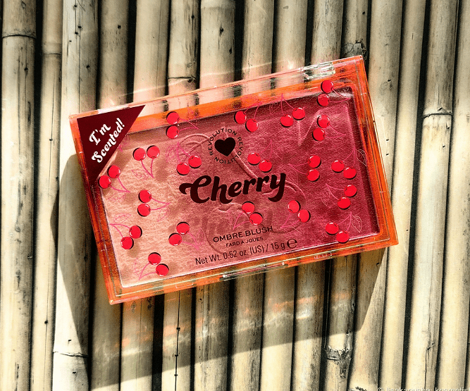 Ombre rumenilo I HEART REVOLUTION Cherry 15g