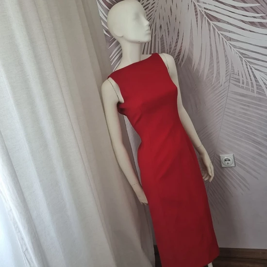 Polovna Zara crvena midi haljina XS