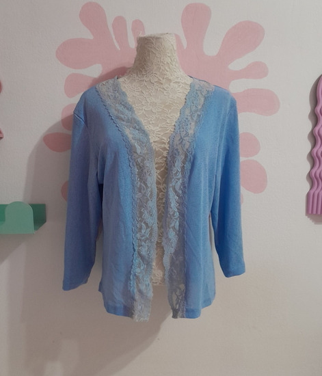 Plava bluza sa cipkom