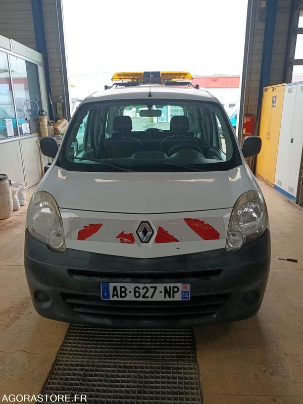 Prodaje se Renault KANGOO laki furgon na aukciji