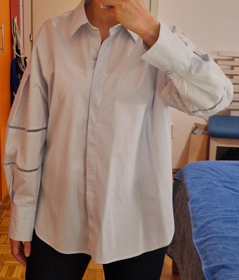 Oversize svetloplava pamučna košulja