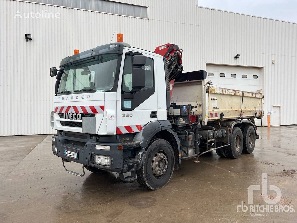 Prodaje se IVECO TRAKKER 360 2008 HMF 1300K2 2700 kg on 6x4 kiper na aukciji