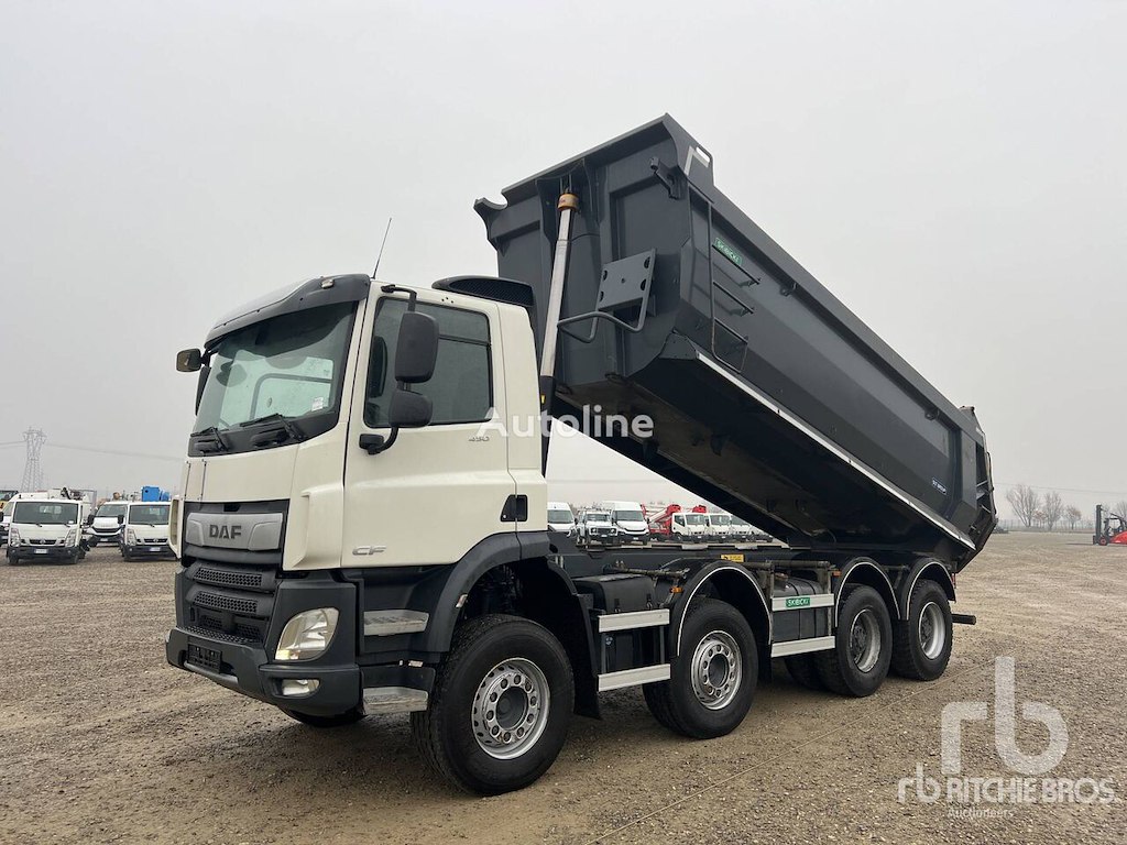 Prodaje se DAF CF450 8x4 kiper na aukciji