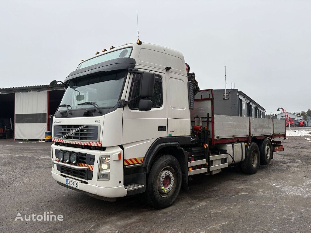 Volvo FM + Nosturi kamion s ravnom platformom