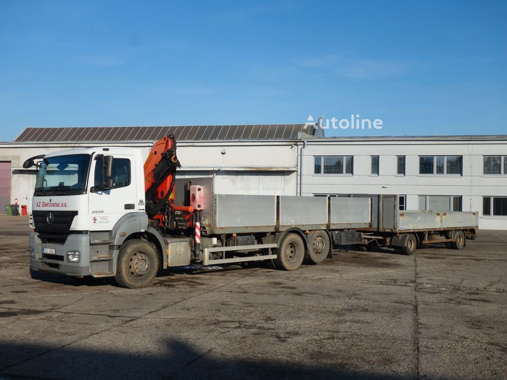 Mercedes-Benz Axor 2536 kamion s ravnom platformom + prikolica sa ravnom platformom