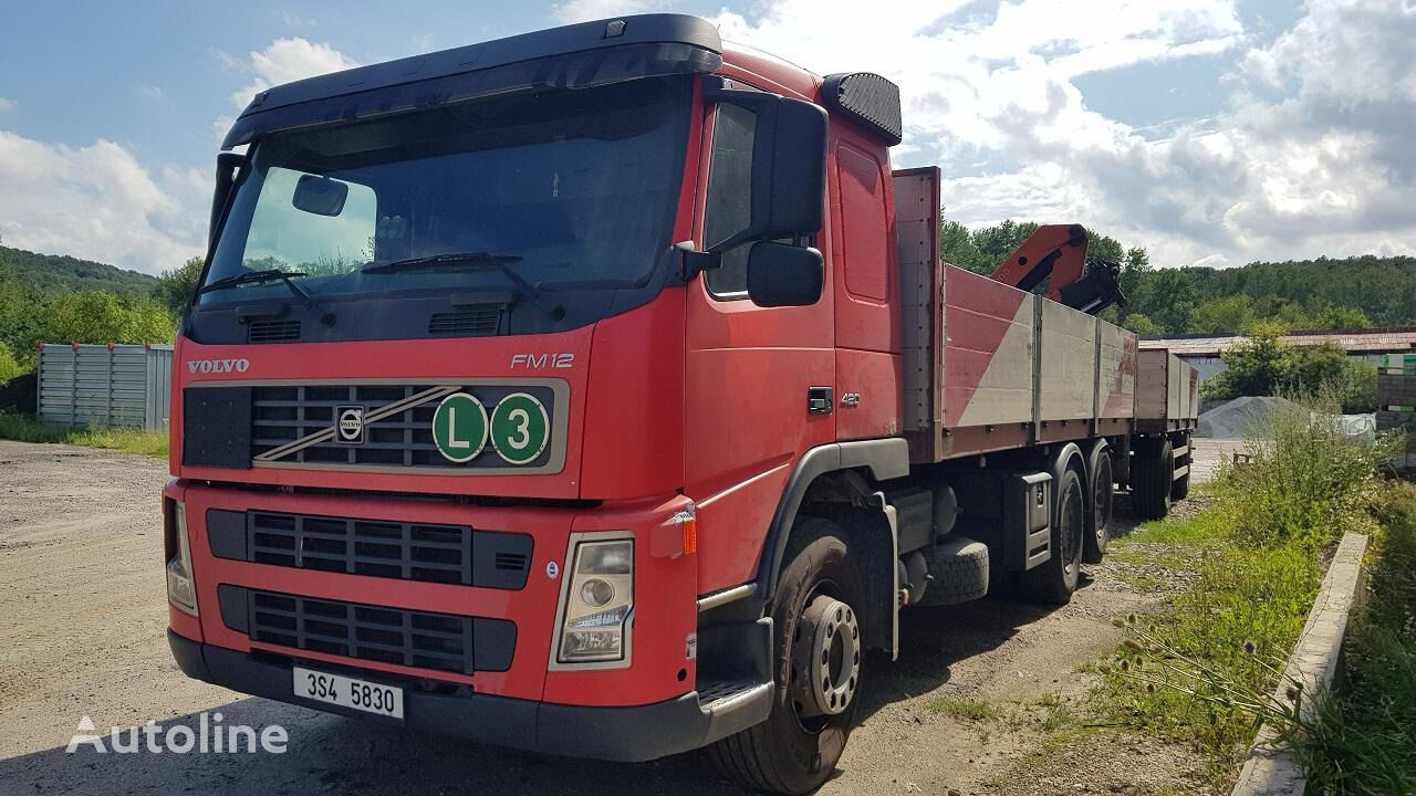 Volvo FM12 420 kamion s ravnom platformom