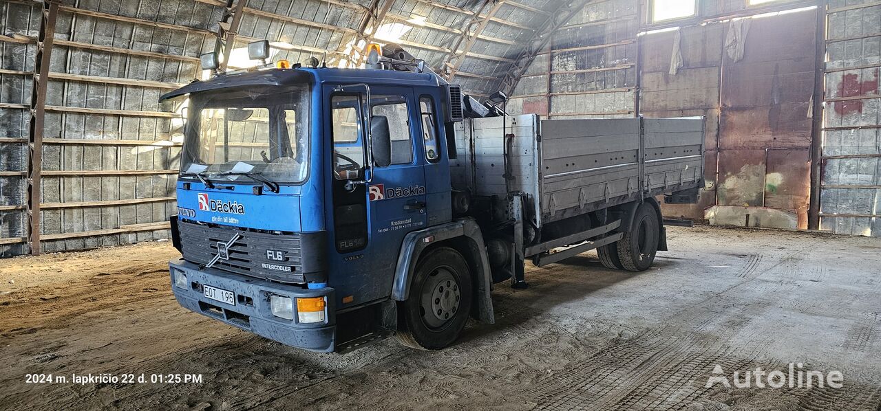 Volvo FL 614 kamion s ravnom platformom