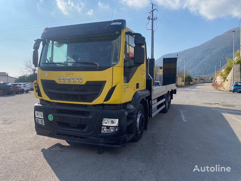 IVECO STRALIS 260S46 kamion s ravnom platformom