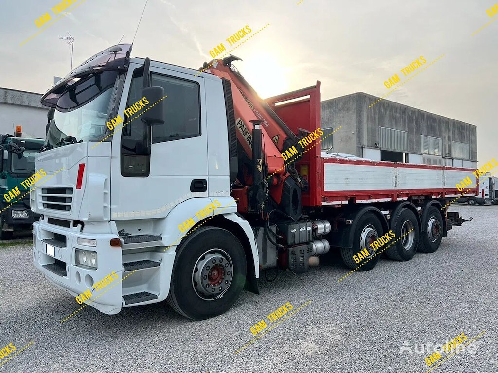 IVECO Stralis 430 Stralis 260S43 8x2 BDF Pritsche mit Kran kamion s ravnom platformom