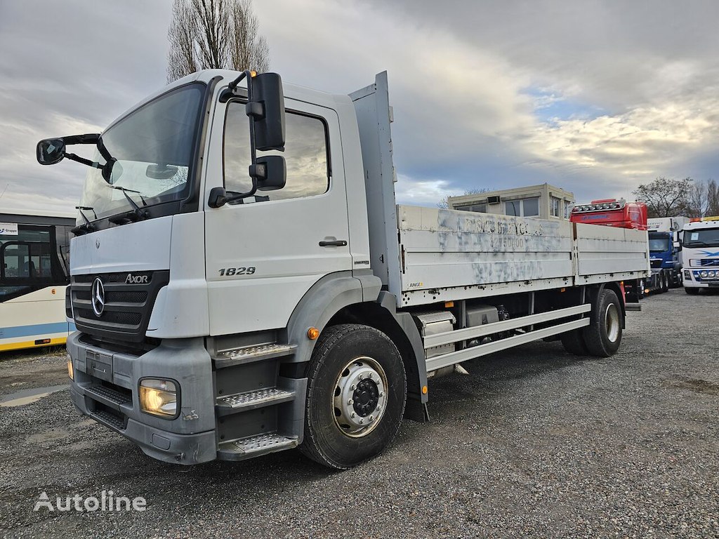 Mercedes-Benz Axor 1829 Bluetec Euro 5 PTO Nebenantrieb Blatt/Luft Schalt-G kamion s ravnom platformom