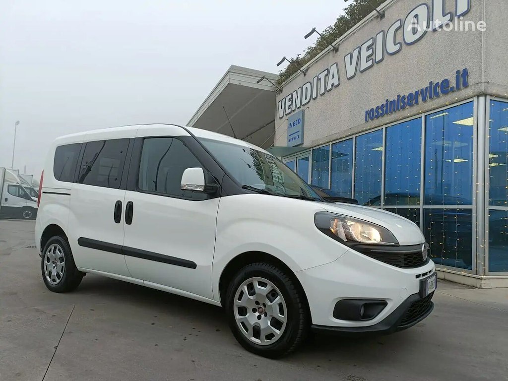 FIAT DOBLO COMBI minivan