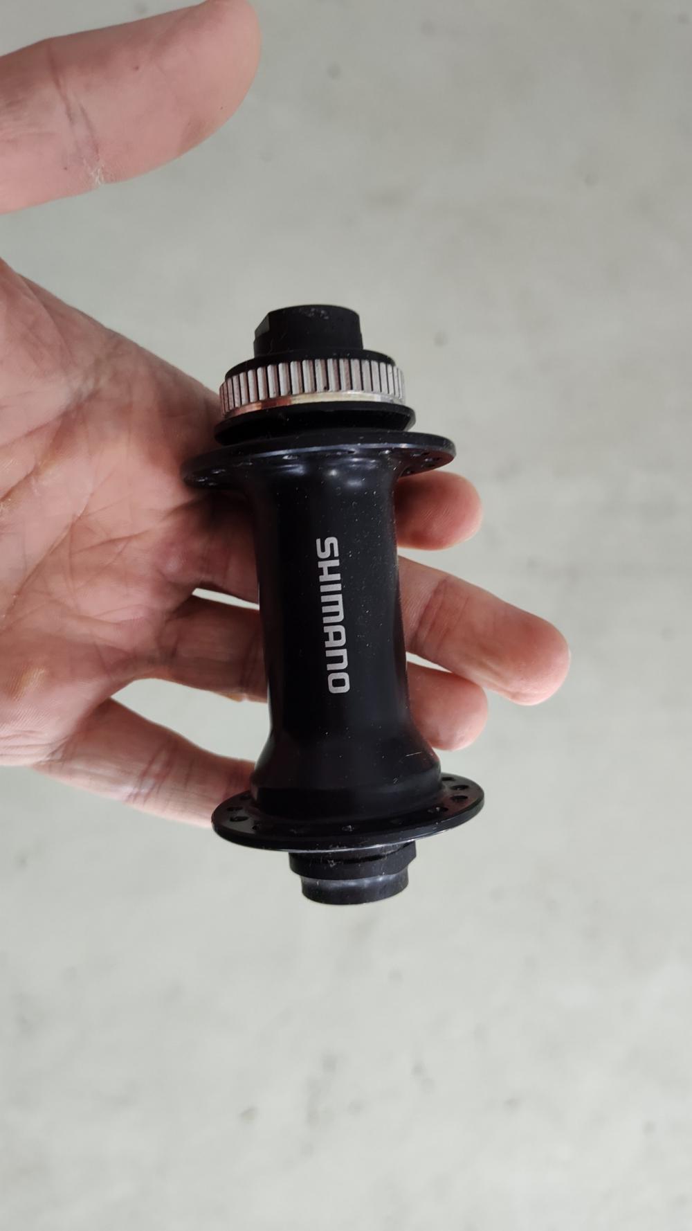 Shimano HB-MT400-B Boost prednja NOVA