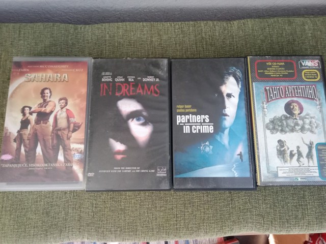 VHS lot 4 - 4 filma