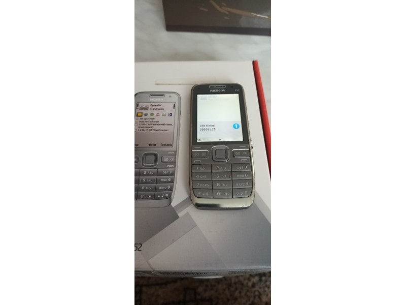 Nokia E52 60 sati razgovora