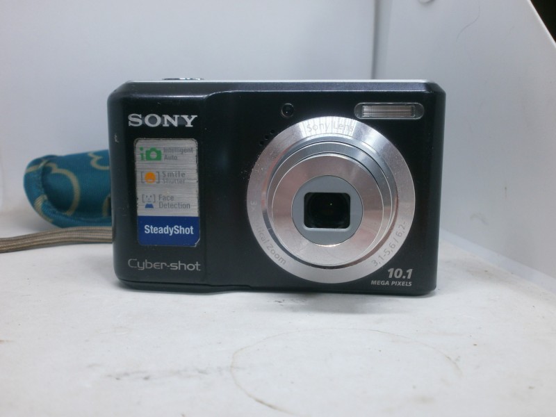 Sony Cyber-shot DSC-S2000 10MP Digital Camera 3x Optica