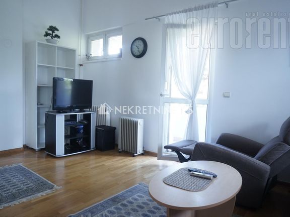 #16686, Izdavanje, Stan, DEDINJE, 750 EUR