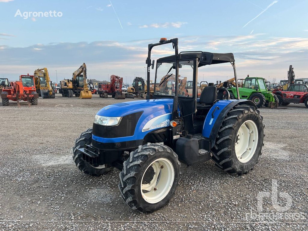 Prodaje se New Holland TD4040F traktor točkaš na aukciji