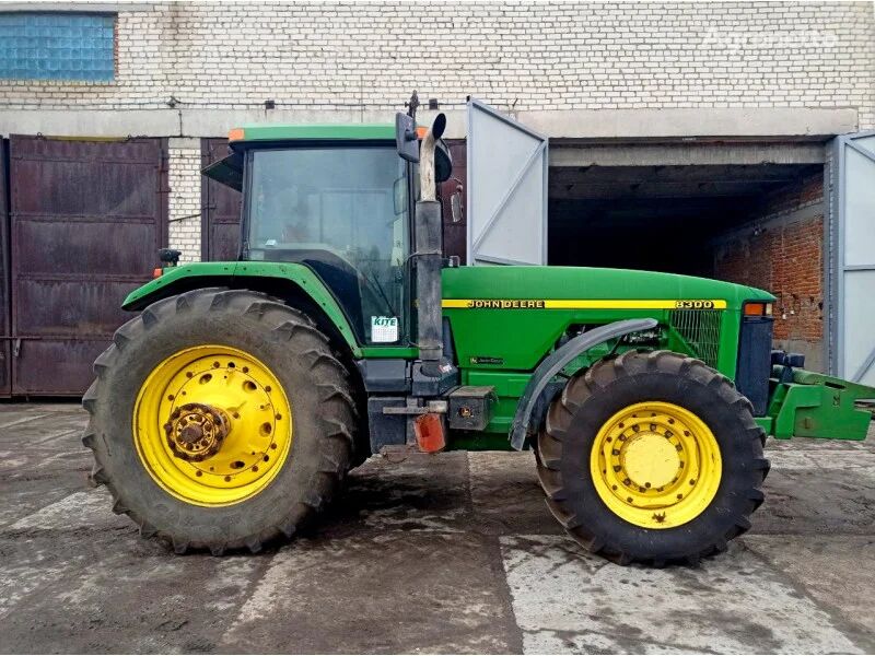 John Deere 8300 traktor točkaš