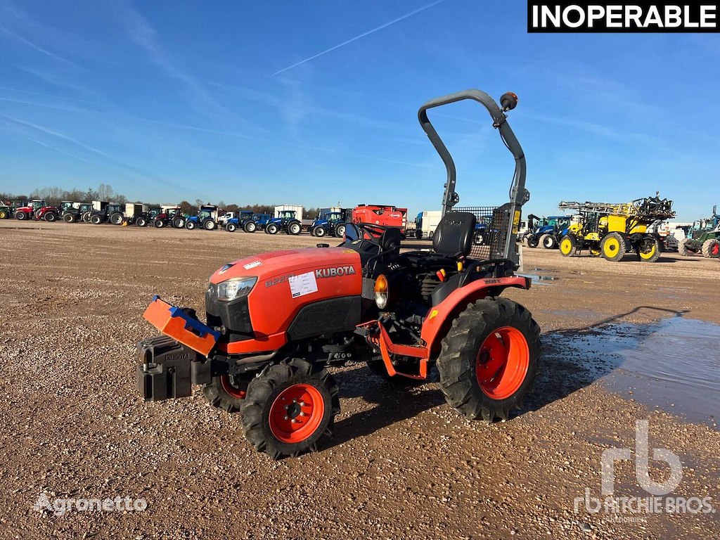 Prodaje se Kubota B2231 4WD Tracteur Utilitaire (Inoper traktor točkaš na aukciji