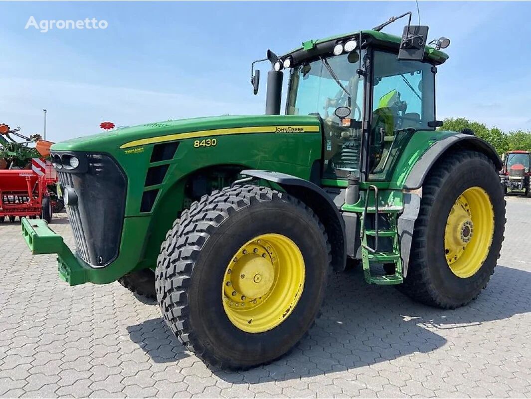 John Deere 8430 traktor točkaš