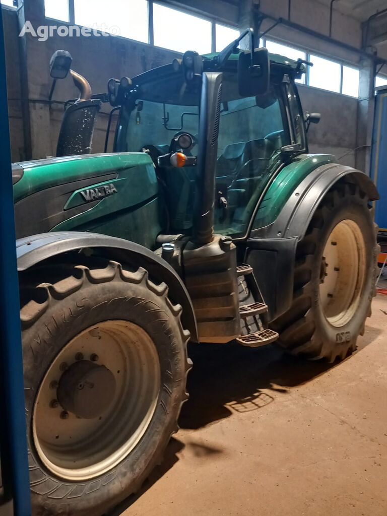 Valtra T214 A traktor točkaš