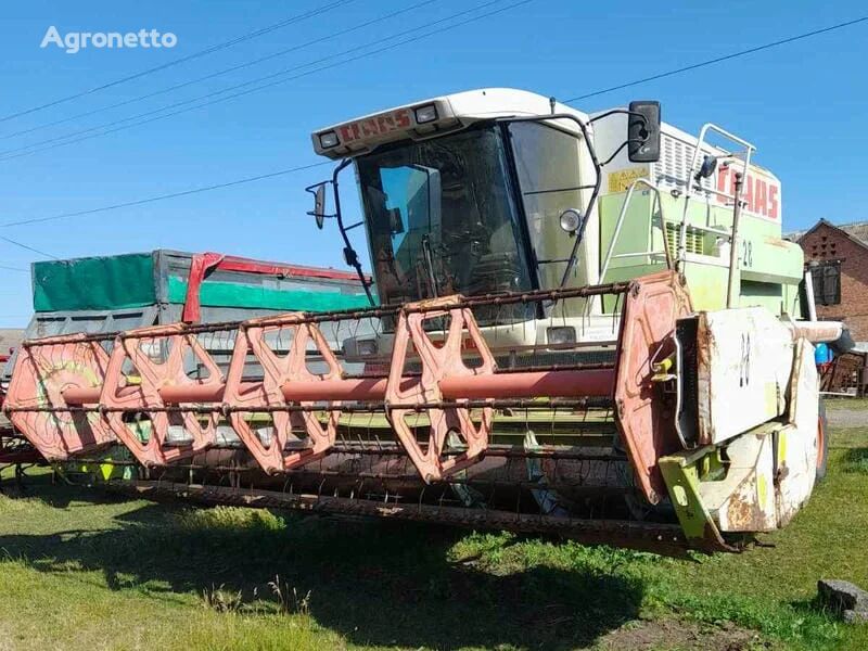 Claas Mega 204 kombajn za žito