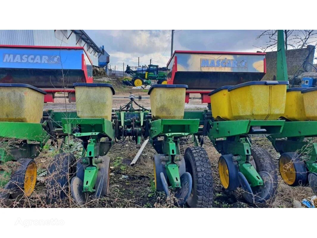 John Deere 7000 pneumatska precizna sejalica