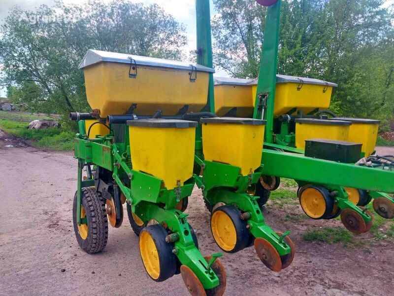 John Deere 7000 pneumatska precizna sejalica