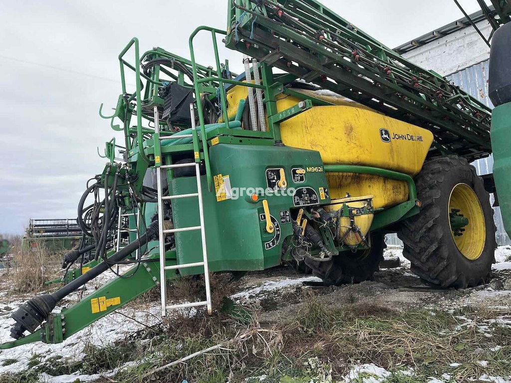 John Deere M962 vučena prskalica