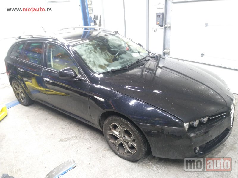 Alfa Romeo 159 kompletan auto u delovima Originalni delovi Moguca ugradnja delova Alfa Romeo 147-156-166-159-GT-MiTo-Giulietta Fiat bravo 2 - croma -grande punto -multipla 2 -punto 3 -stilo-idea F...