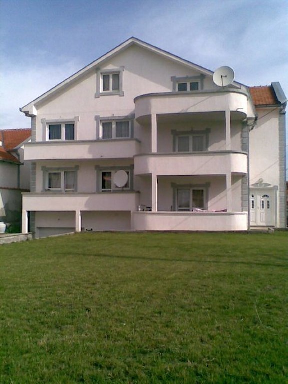 Novi Beograd, Ledine, 450m2, 6. 5A plac,