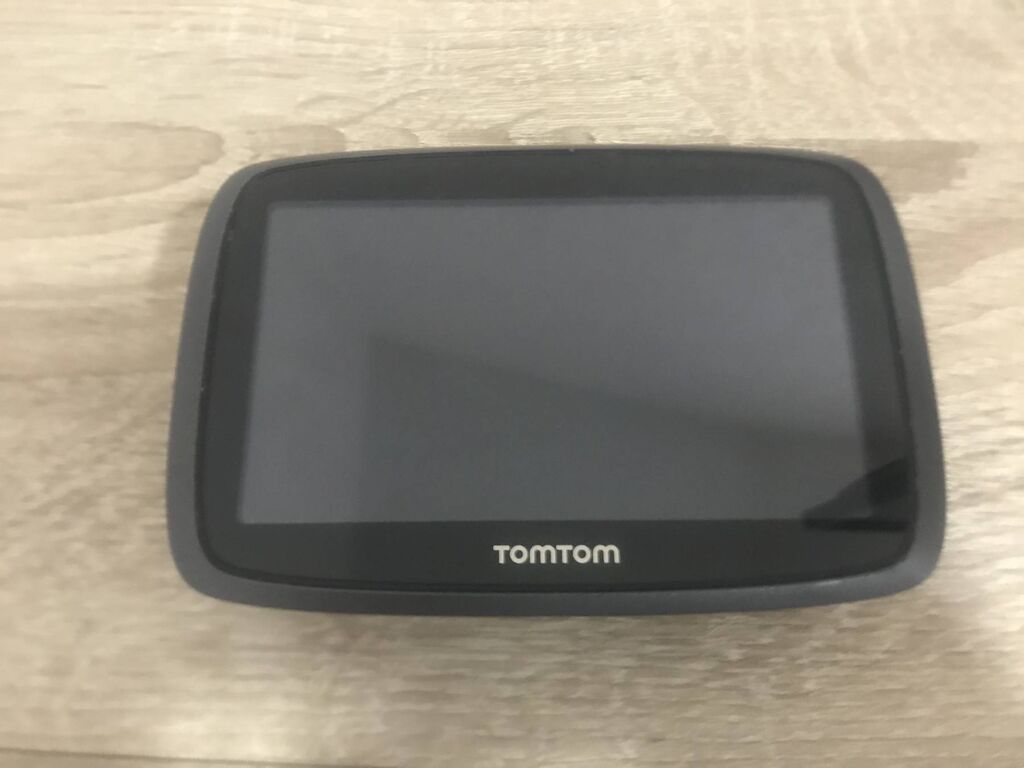 Ispravna TomTom GO 400 (model - Z1230) navigacija za automobile i