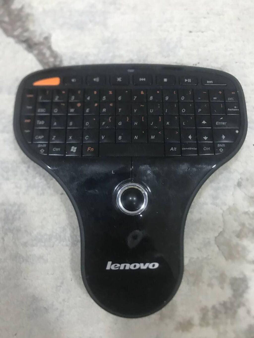 Lenovo Mini Wireless Keyboard N5901 Tastatura je očuvana, ali nažalost